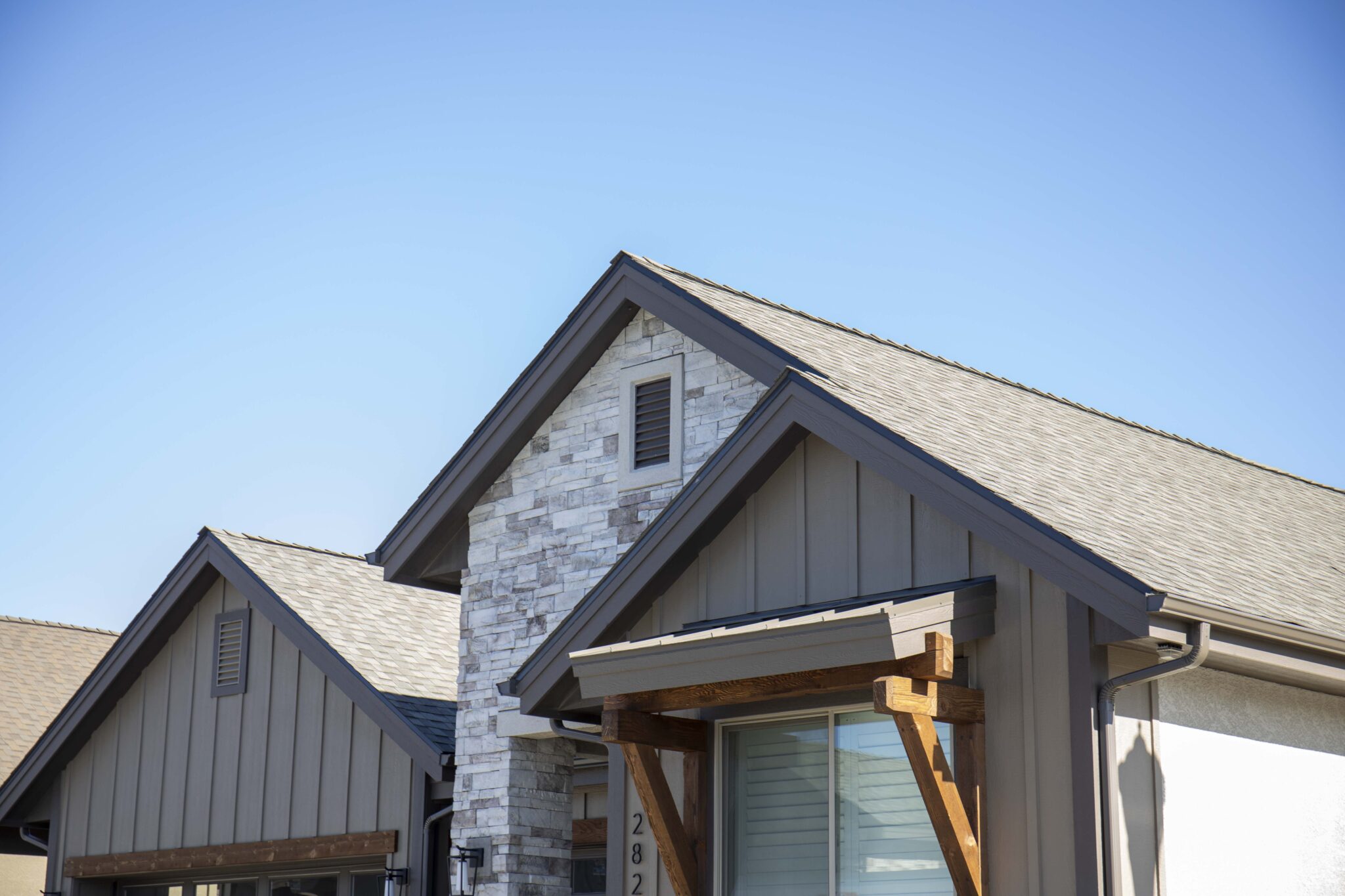Seamless Gutters vs. Regular Gutters: Which Is the Better Choice? - CTR ...
